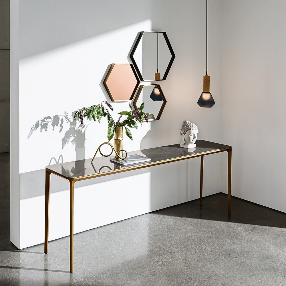 Espejo de pared Visual con marco hexagonal de Sovet Italia. Espejos modernos.