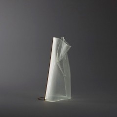 Lámpara pie Gweilo Han. Parachilna