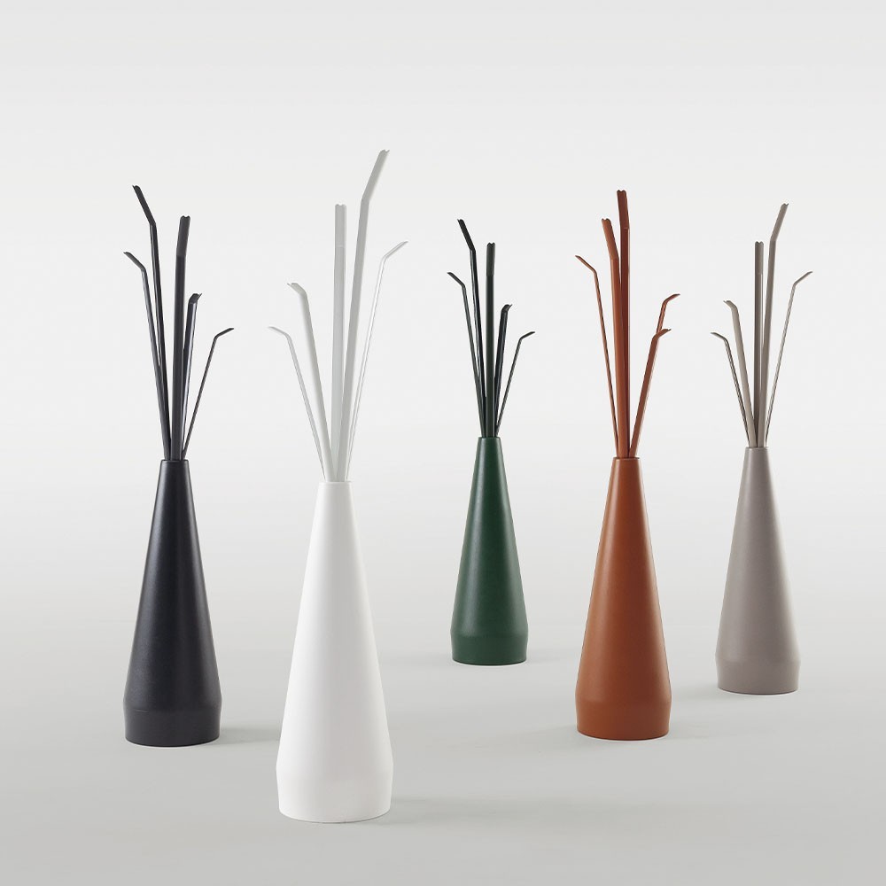 Perchero original Kadou de Bonaldo. Diseño para complementos interiores.
