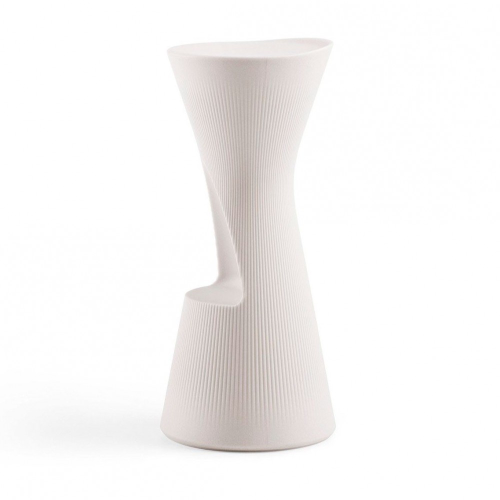 Taburete exterior Colección Fade de Plust Collection. Mobiliario original.