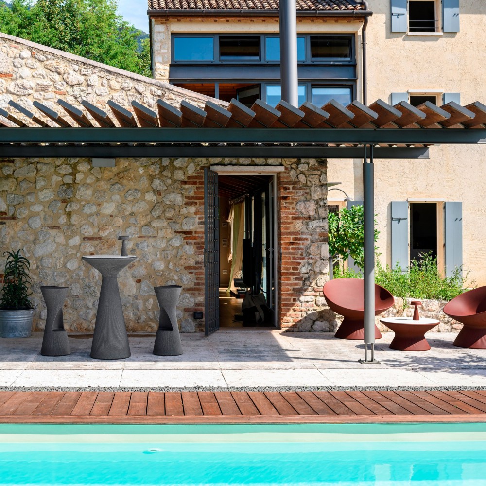 Taburete exterior Colección Fade de Plust Collection. Mobiliario original.