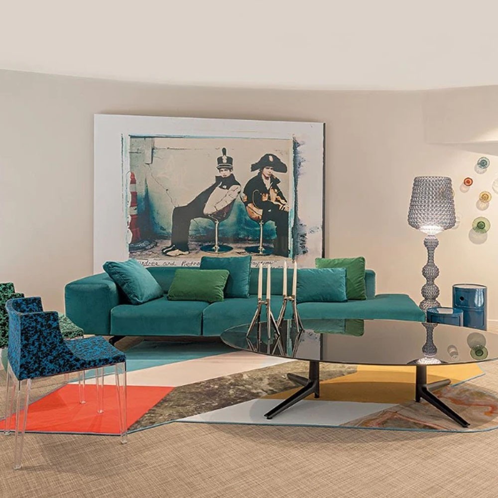 Sofá Largo de dos plazas revestido en tejido. Mueble de diseño ideal salón.