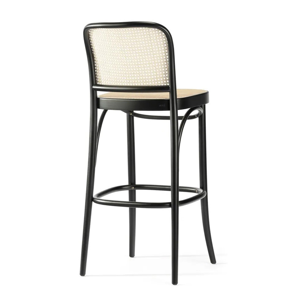 Taburete 811 rejilla de Ton. Taburetes de restaurantes, de interiores.