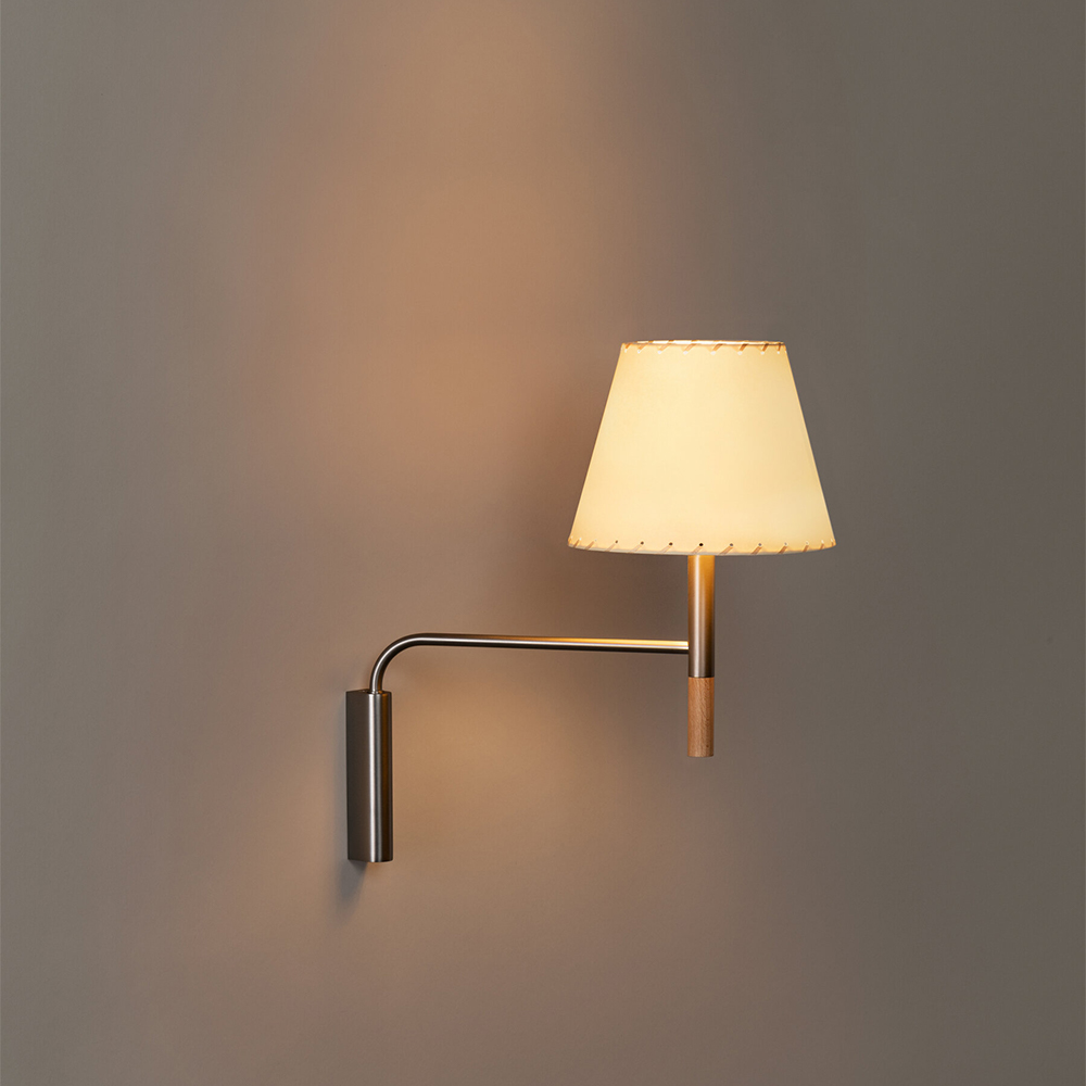 Aplique BC3 1995 de SantaCole. Lámpara de diseño moderno para salón.