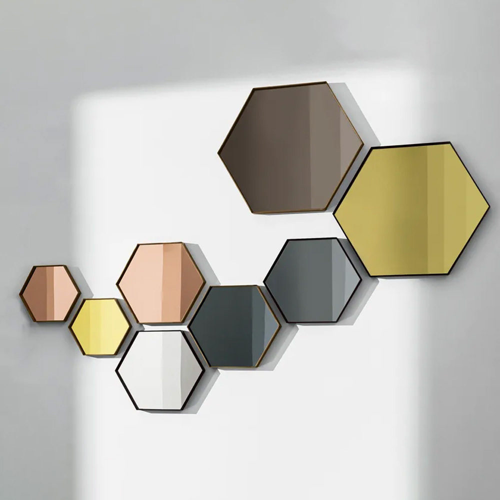 Espejo de pared Visual con marco hexagonal de Sovet Italia. Espejos modernos.